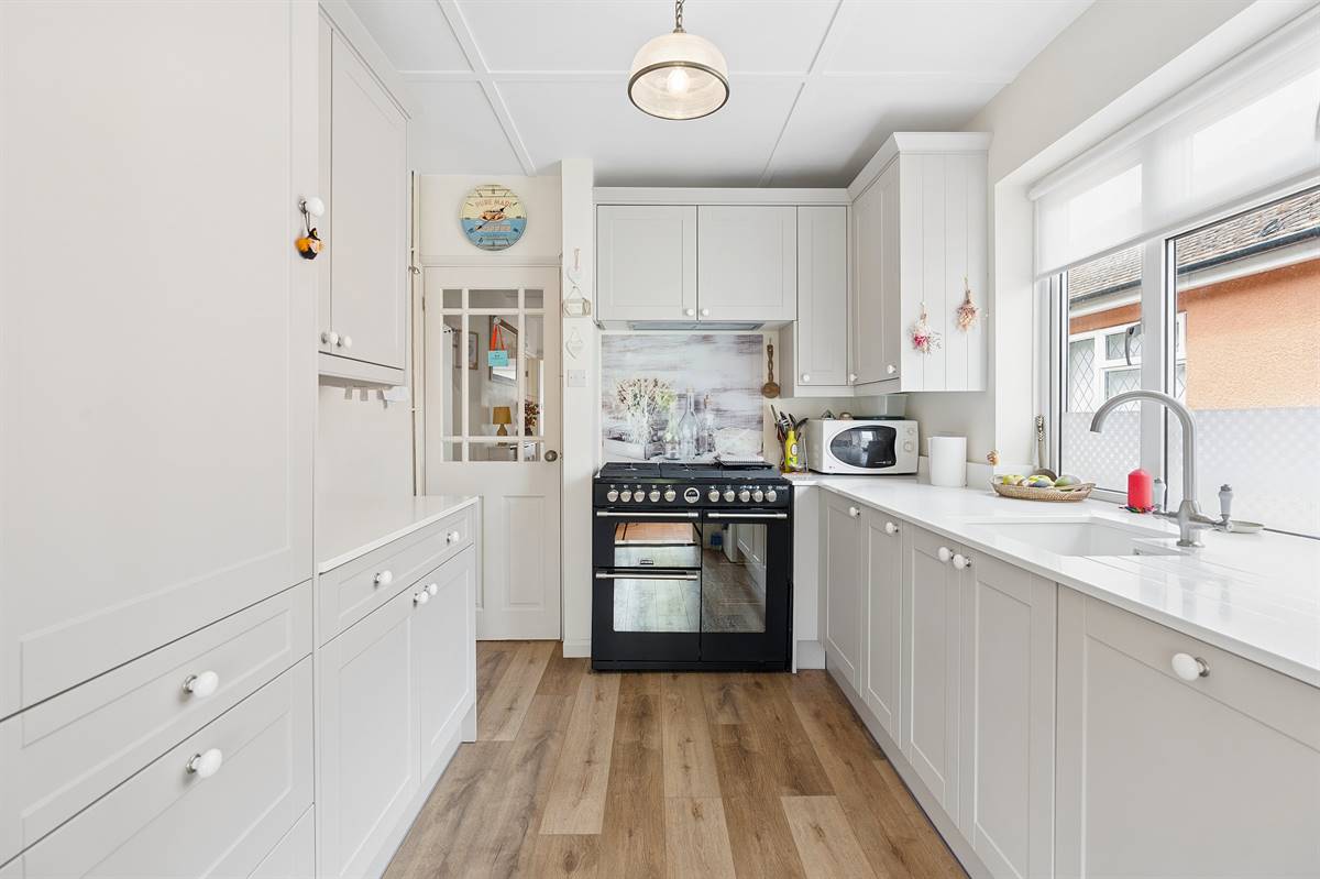 2 bedroom Detached Bungalow for sale in Whitstable