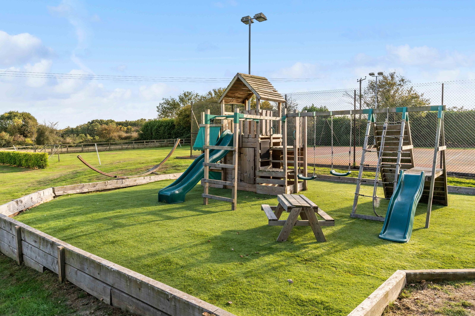 Detached House for sale with 4 bedrooms, Outings Lane, Doddinghurst ...