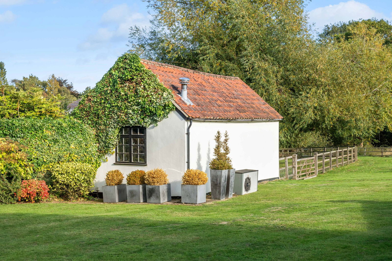 Detached House for sale with 4 bedrooms, Outings Lane, Doddinghurst ...