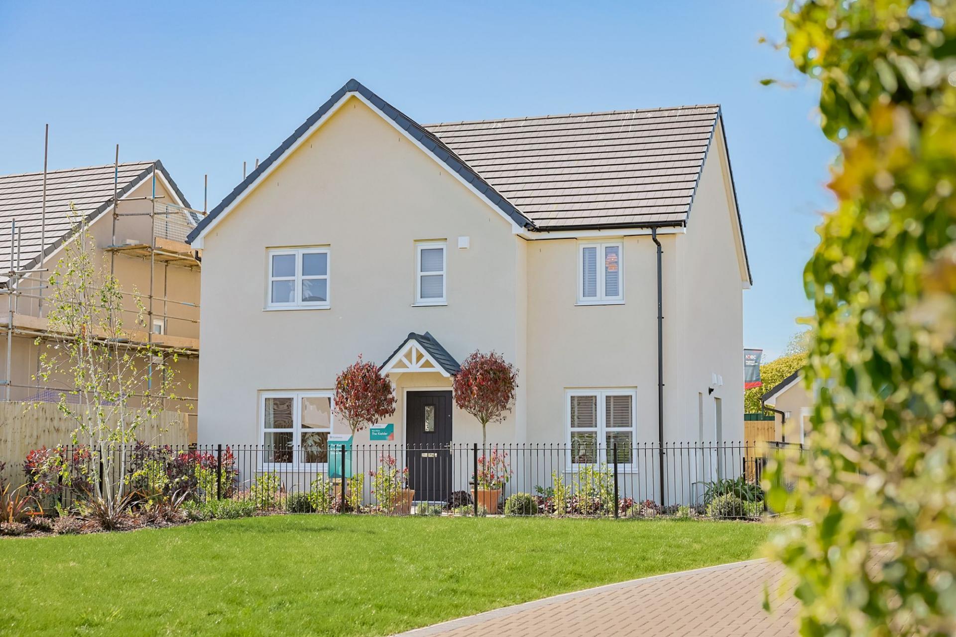 Detached House for sale with 4 bedrooms, Ger Y Mor Development, Sandy ...
