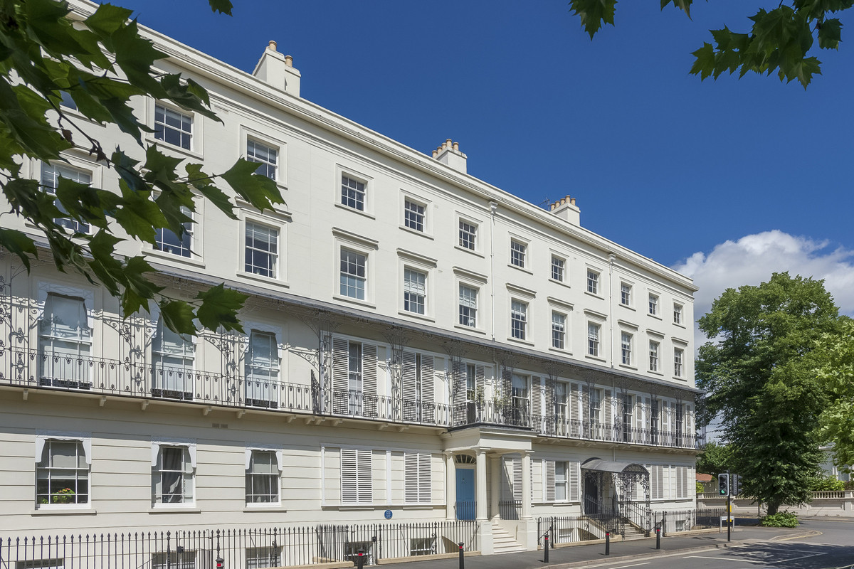 Apartment for sale with 2 bedrooms, Newbold Terrace, Leamington Spa ...