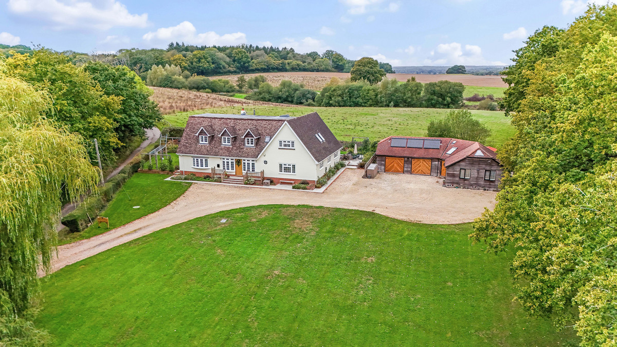Detached House for sale with 5 bedrooms, Saunders Lane, Awbridge | Fine ...