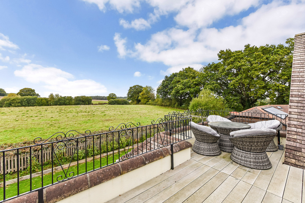 Detached House for sale with 5 bedrooms, Saunders Lane, Awbridge | Fine ...