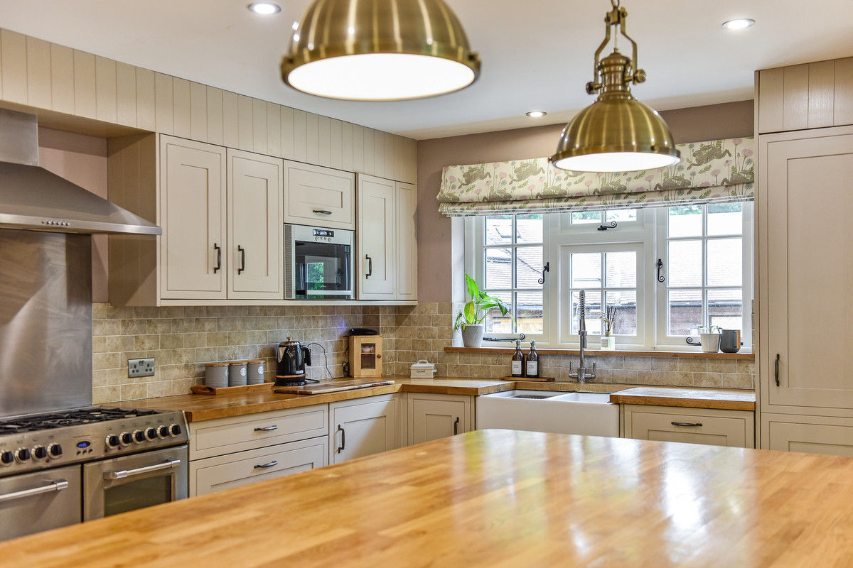 Detached House for sale with 5 bedrooms, Saunders Lane, Awbridge | Fine ...