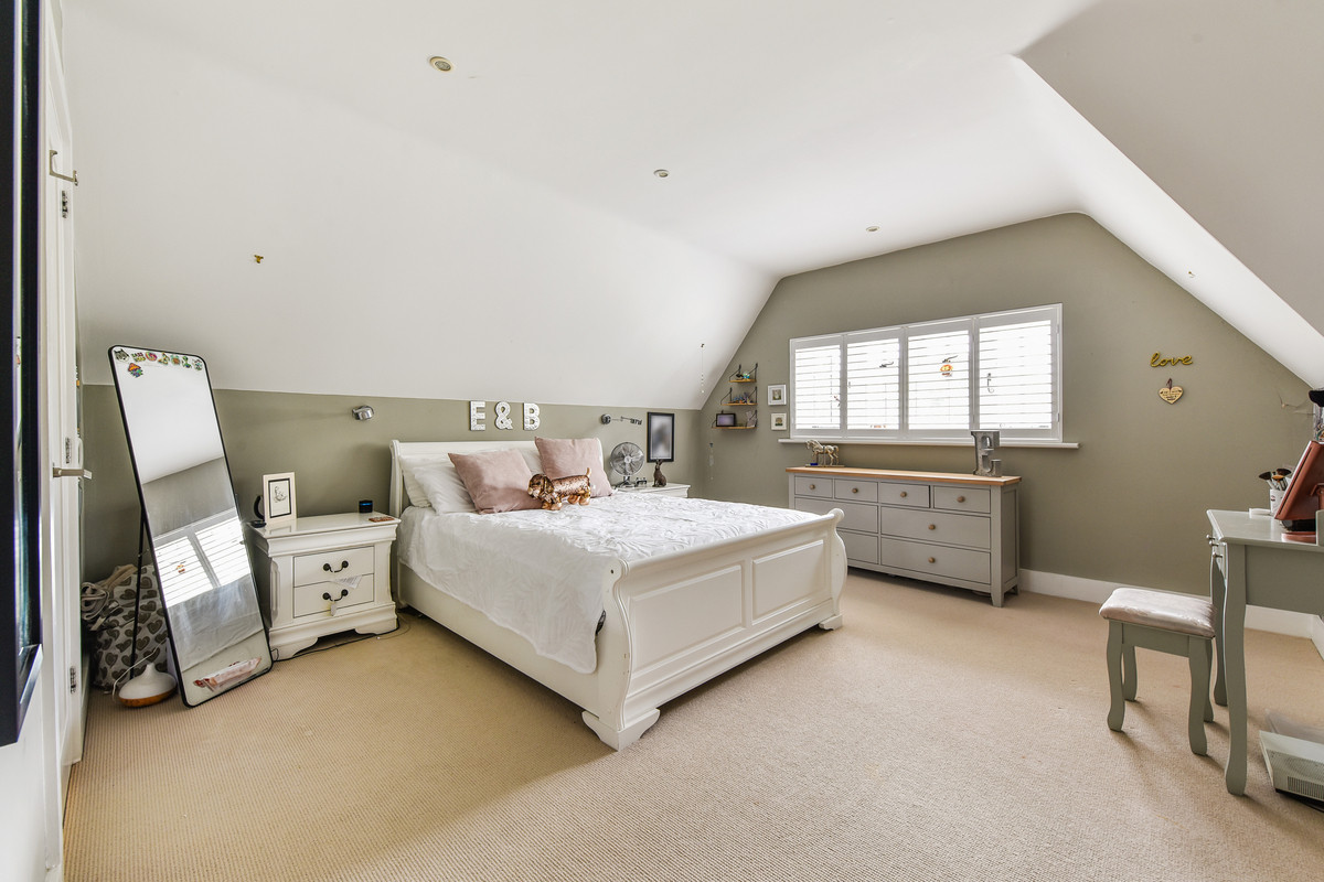 Detached House for sale with 5 bedrooms, Saunders Lane, Awbridge | Fine ...