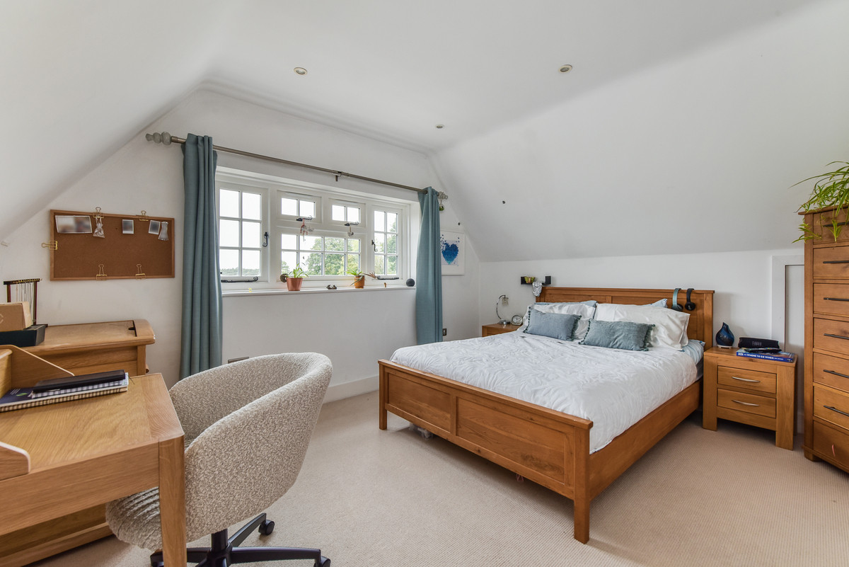 Detached House for sale with 5 bedrooms, Saunders Lane, Awbridge | Fine ...