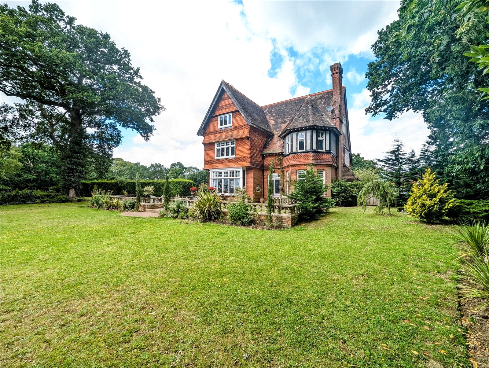 Detached House for sale with 7 bedrooms, Nutfield Park, South Nutfield ...