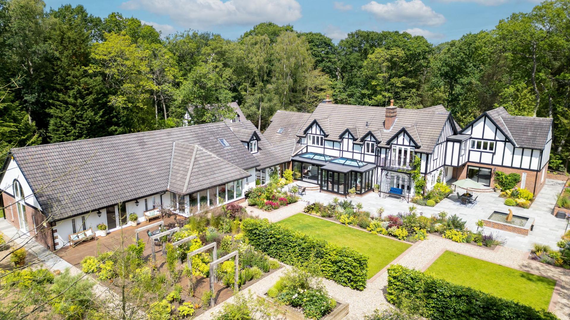 Detached House for sale with 5 bedrooms, Acorn Lodge, Gubeon Wood ...