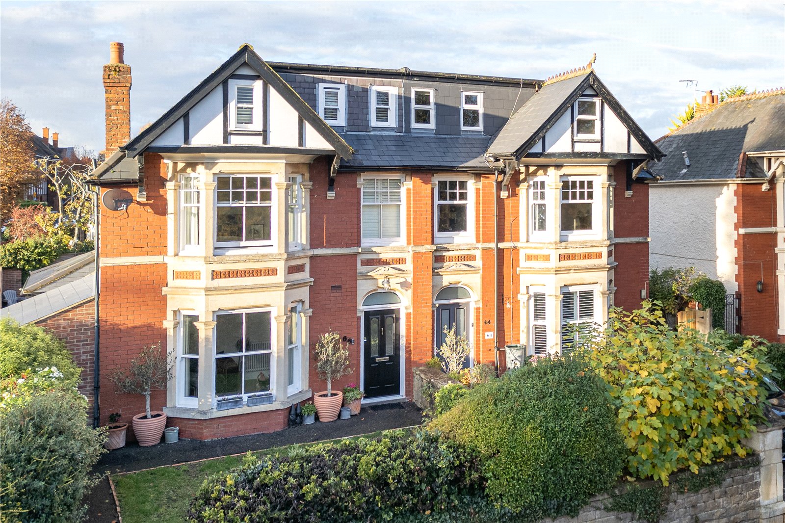 Semi-Detached House for sale with 4 bedrooms, Westlecot Road, Swindon ...