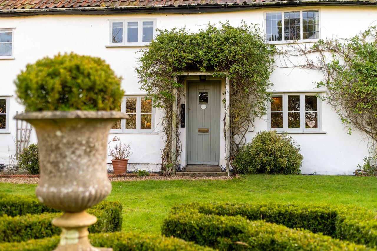 Detached House for sale with 4 bedrooms, Haughley Green, Stowmarket ...