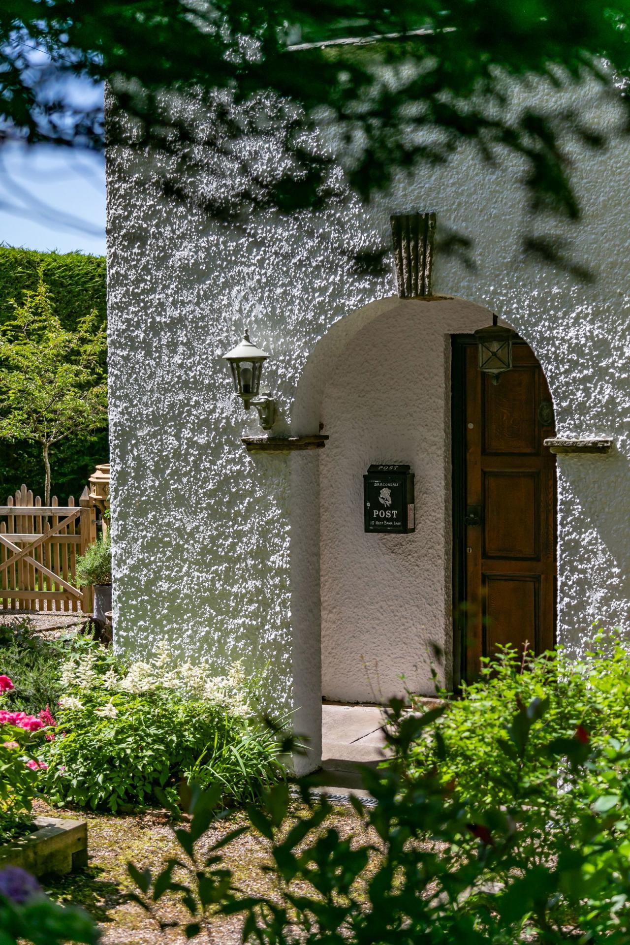 Detached House for sale with 5 bedrooms, Bracondale, 10 Hest Bank Lane ...