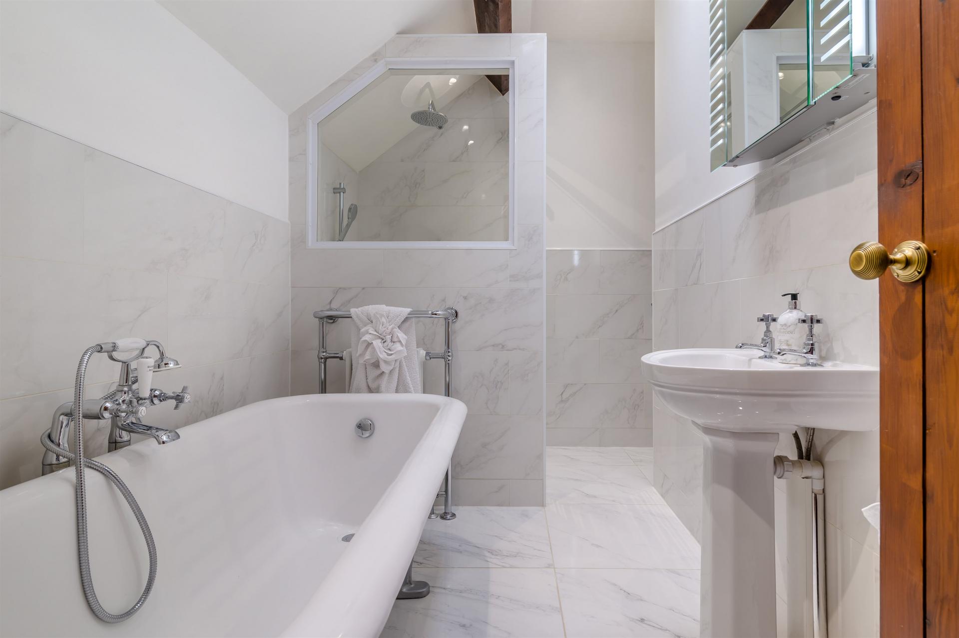 Detached House for sale with 5 bedrooms, Parc-y-Brain Lane, Penperlleni ...