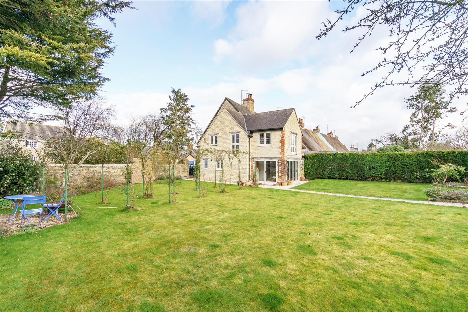 Cottage for sale with 4 bedrooms, School Lane, Middleton Stoney | Fine ...