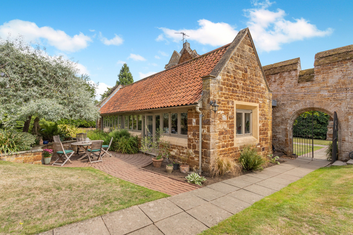 Detached House for sale with 4 bedrooms, Mackworth Drive Finedon ...