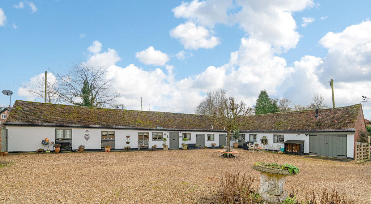 Barn Conversion for sale with 4 bedrooms, Draycote Rugby, Warwickshire ...