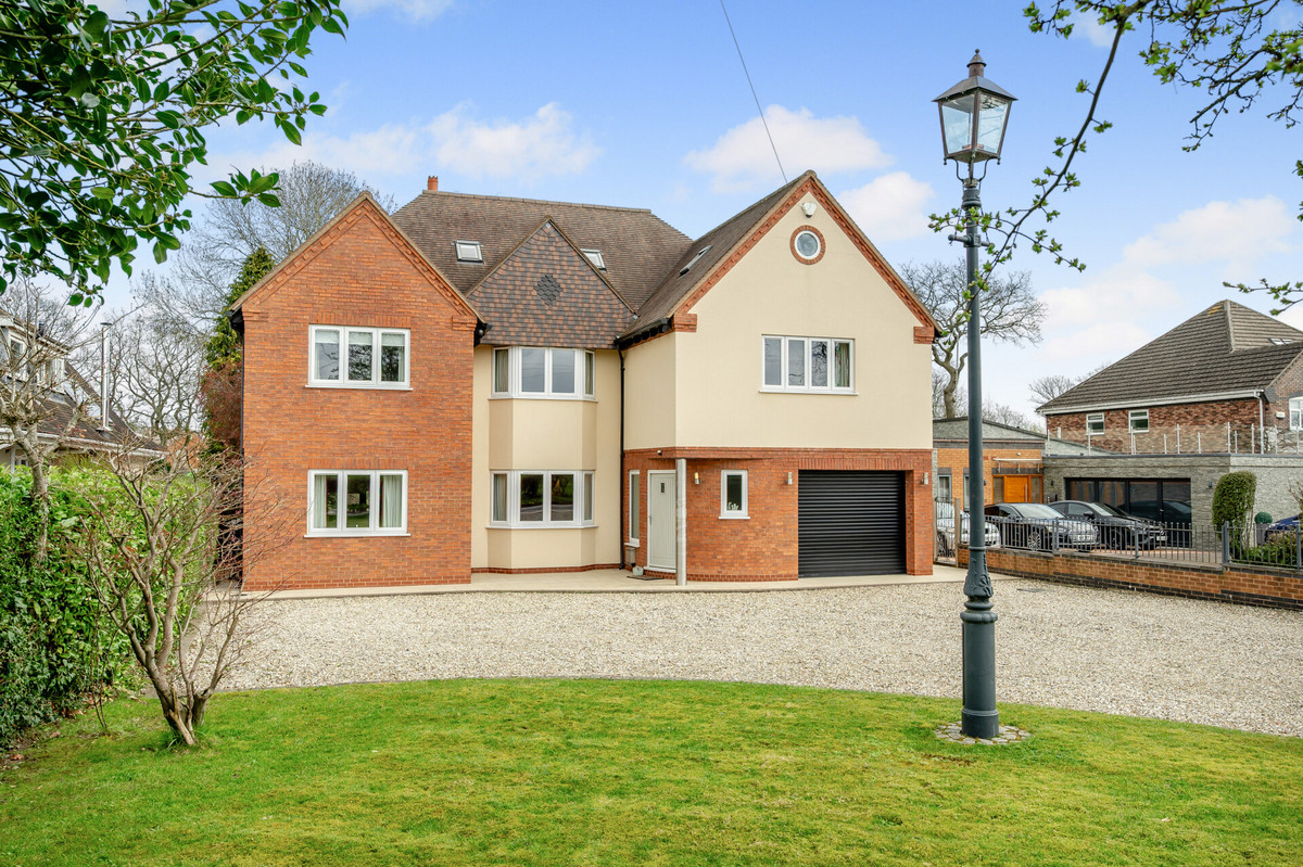 Detached House for sale with 5 bedrooms, Norton Lane, Earlswood ...