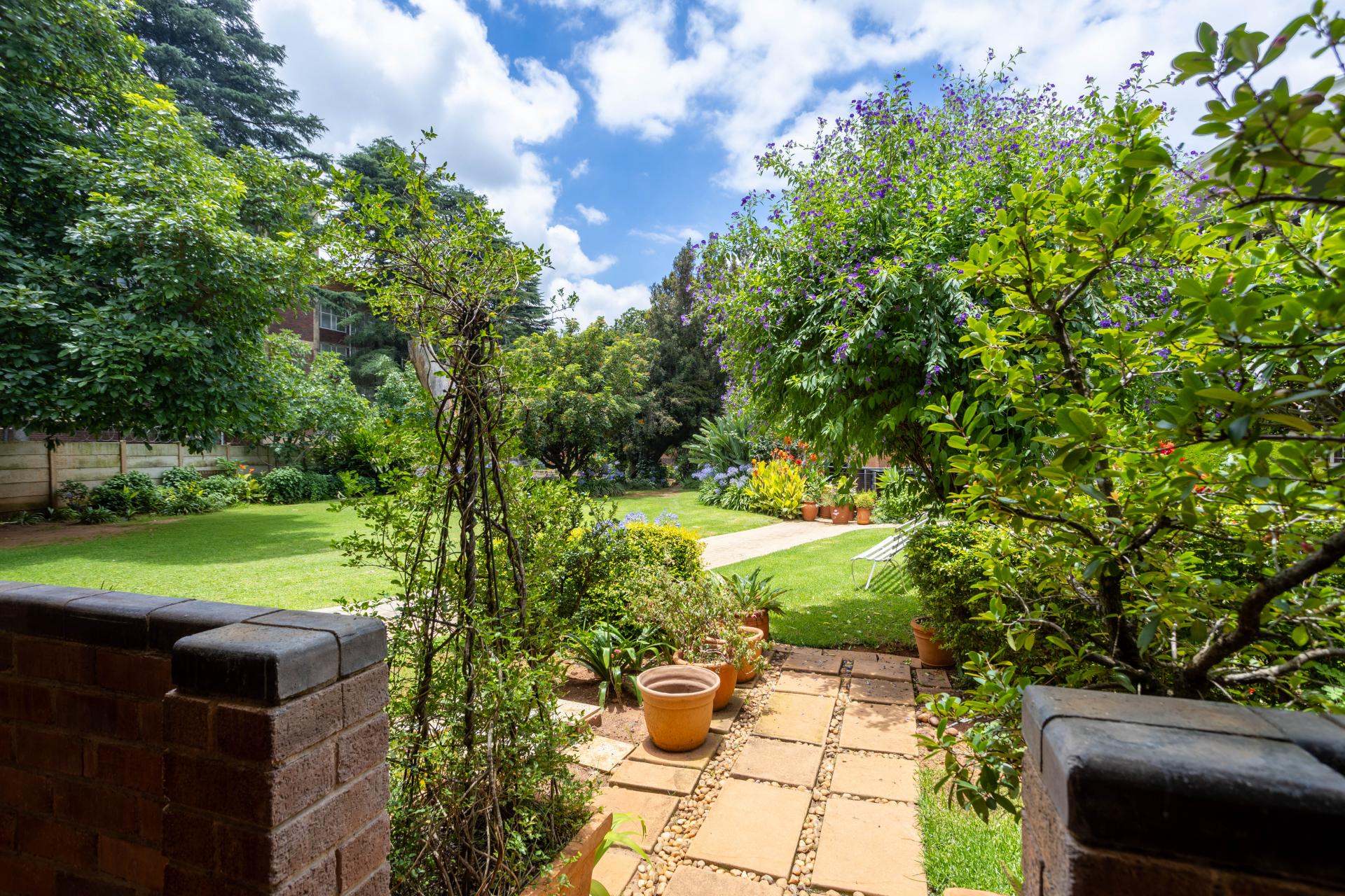 Apartment for sale with 3 bedrooms, Birdhaven, Johannesburg | Fine ...
